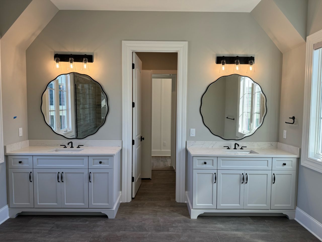 Fryburg Door & Mullet Cabinet - Mullwoods